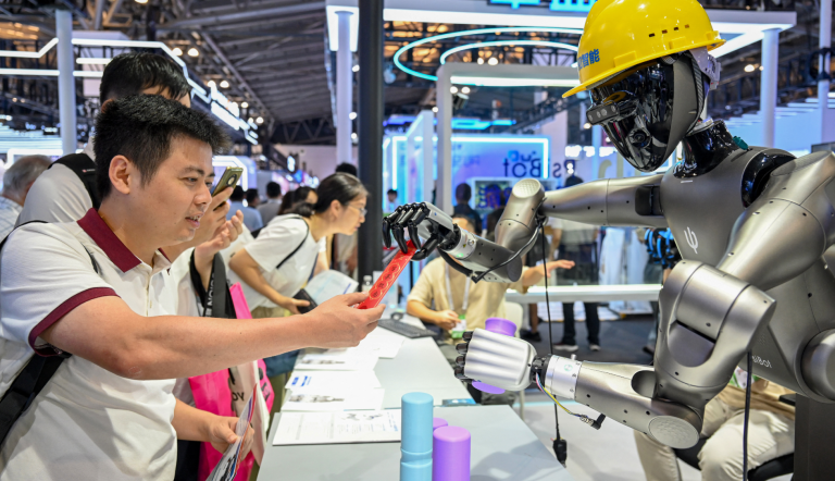 China impulsa los “humanos digitales”: androides con IA que ya superan ...